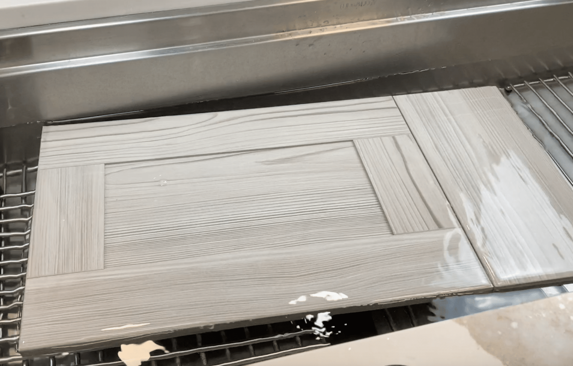 Water Resistant Kitchen Cabinets: What's the Best Material to Use?