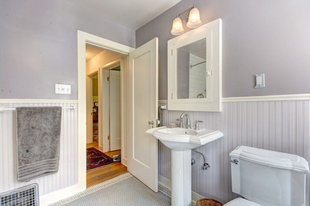 What are the different types of bathroom vanities? - Lamont Bros.